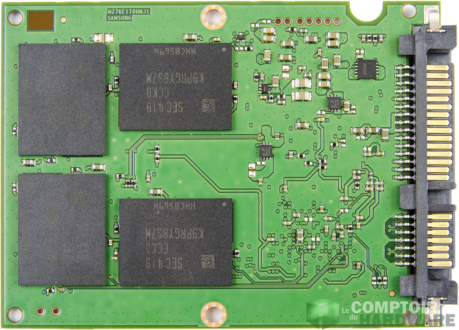 Hard du hard • Anatomie du PCB d'un SSD - Le comptoir du hardware